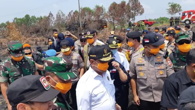 Kebakaran hutan Kalimantan Tengah : 'Warga batuk-batuk, sesak napas, hingga harus turun tangan ...