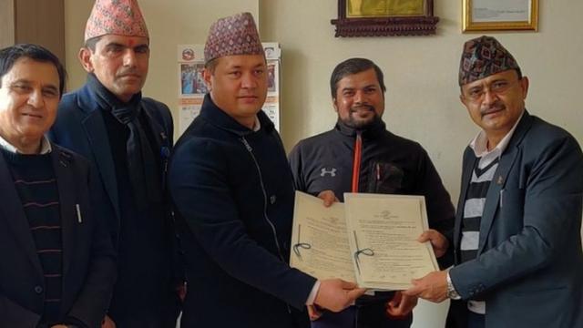 नेपाल स्वास्थ्य सेवा: लाखौँ आबद्ध स्वास्थ्य बिमा कार्यक्रम किन ...