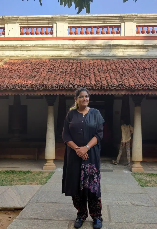 அதானி ஸ்பான்சர் செய்த விருதை மறுத்த கவிஞர் சுகிர்தராணி ...