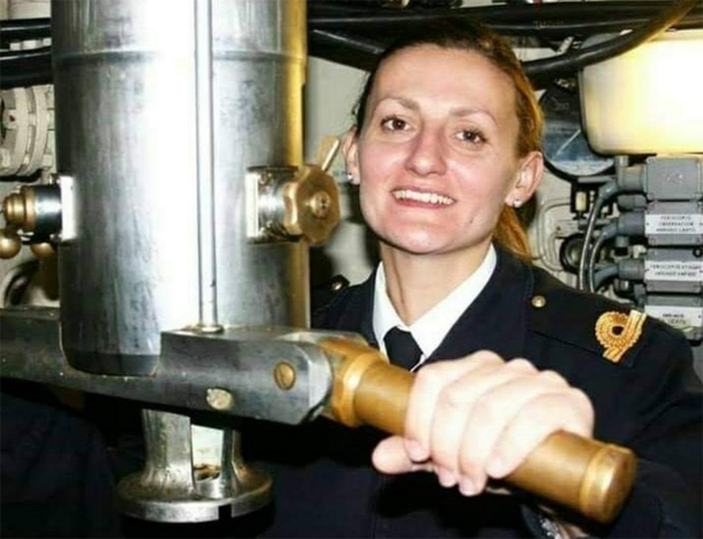 La conmovedora historia de Eliana Krawczyk, la única mujer a bordo del ...