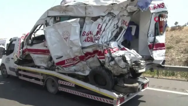 交通事故現場に車が突っ込む事故相次ぐ、合わせて32人死亡 トルコ - BBCニュース