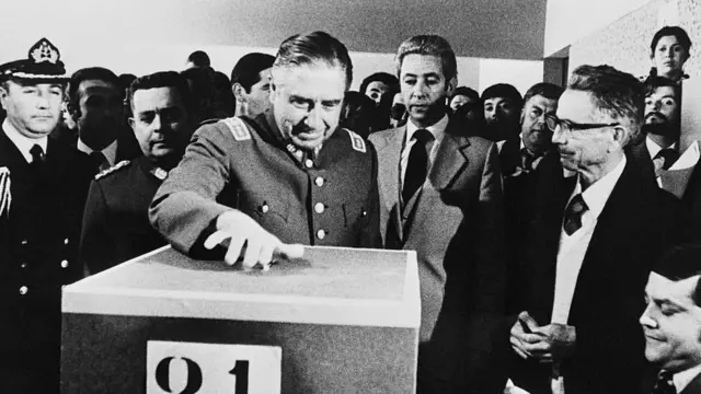 "La idea de que Pinochet no hizo puras cosas malas es un fracaso cultural de los demócratas en ...