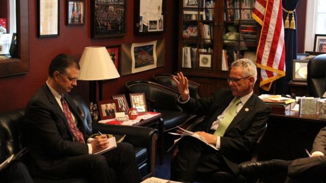 Dân biểu Hoa Kỳ kêu gọi VN thả nhà hoạt động - BBC News Tiếng Việt