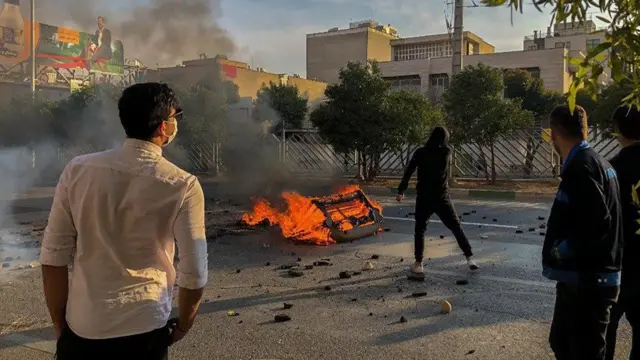 در اعتراضات ایران دستکم ۱۱۵ نفر کشته شدهاند برآورد جدید عفو بین