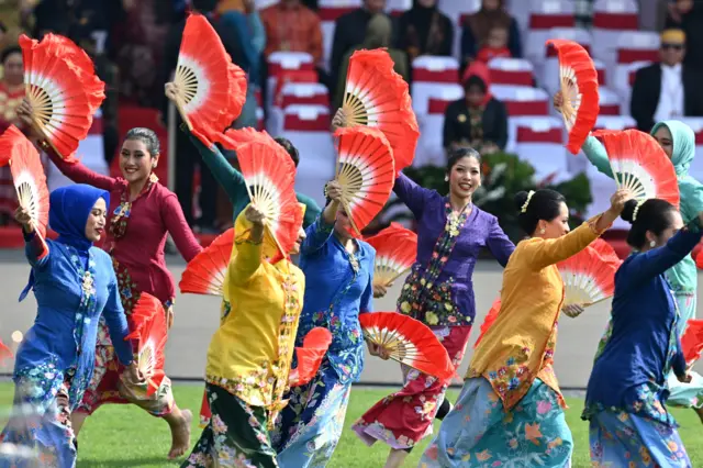 HUT RI ke-79: Potret perayaan kemerdekaan dan pengibaran bendera Merah Putih di IKN dan seluruh ...