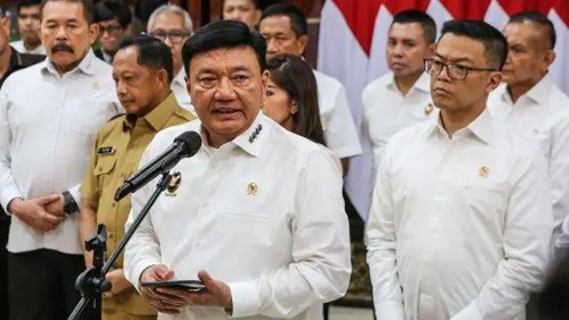 Judi online: Polisi tetapkan 24 tersangka sindikat judol Komdigi – Bagaimana modus operandi dan ...