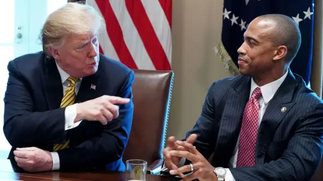 Gouvernement de Donald Trump : Qui a rejoint son équipe jusqu'à présent ? - BBC News Afrique