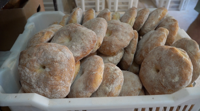 Conheça o Ftira, pão feito da mesma forma há mais de 500 anos em Malta ...