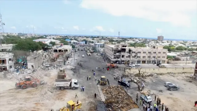 Sawirro: Maalintii uu dhacay qaraxii ugu weynaa Soomaaliya iyo hadda ...