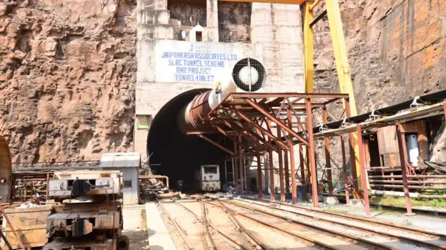 SLBC Tunnel: అసలు ఏమిటీ ప్రాజెక్టు, సొరంగం ఎందుకు, 20 ఏళ్లుగా ఎందుకు ...