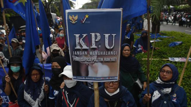 Pemilu 2024: KPU loloskan 17 parpol, muncul tuduhan 'kecurangan dan ...