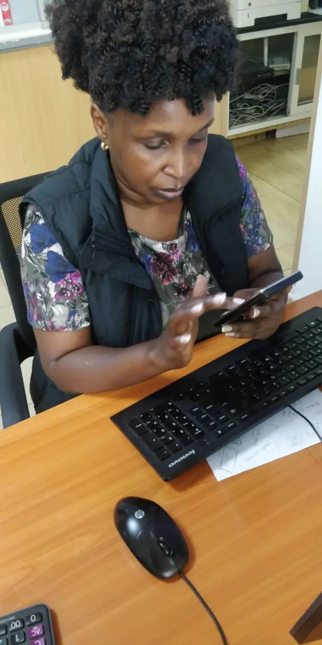 Waridi wa BBC: Jinsi kukojoa kitandani kunavyompa hofu mwanamke huyu ...