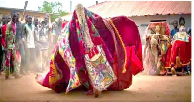 Ṣé lóòótọ́ ni eégún Ìpọ̀nríkú gé orí eégún Olóòlù sí Gẹ́gẹ́ ní Ibadan ...