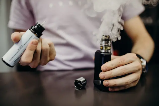 Pro-kontra rencana kemasan rokok standar – Mengapa kebijakan ini ditentang serikat pekerja ...