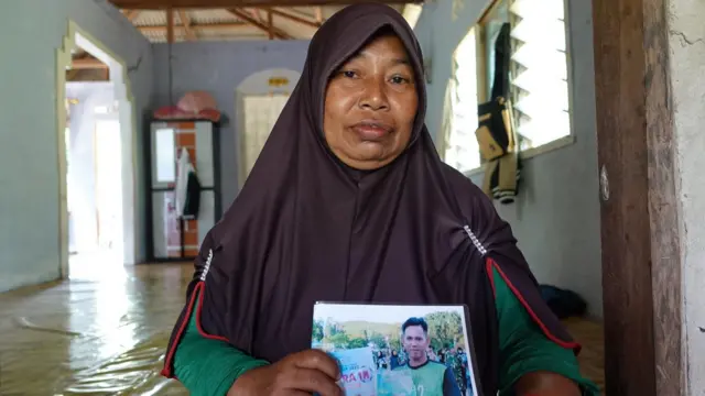 Rempang: ‘The Power of Emak-emak’ melawan relokasi - ‘Kami tak ada senjata, kami taruhan nyawa ...