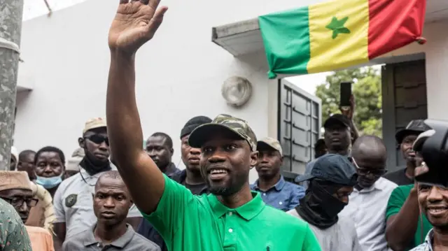 Atụọla Ousmane Sonko nga afọ abụọ na Senegal - BBC News Ìgbò
