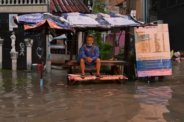 เทียบข้อมูลน้ำท่วม 2554 กับ 2565 หลังรัฐยืนยันไม่ซ้ำรอย - BBC News ไทย