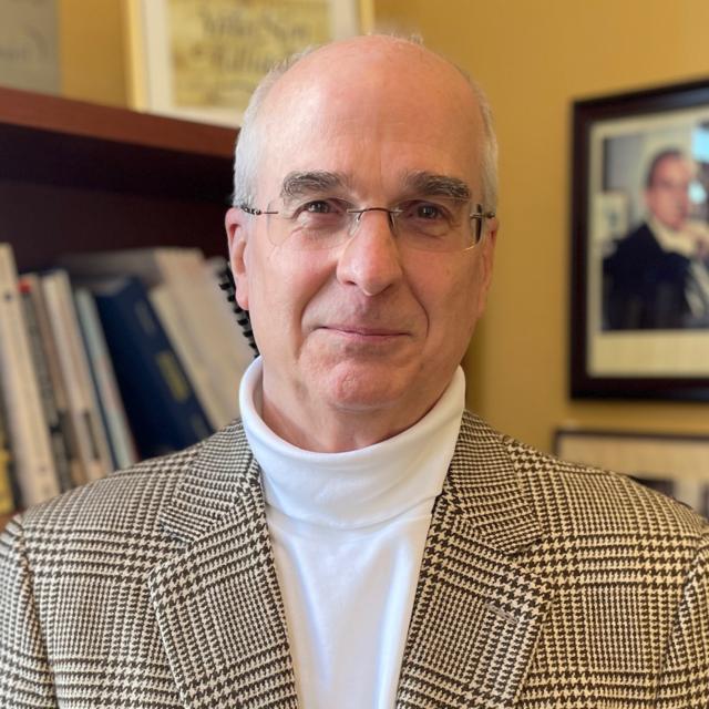 Viện Pháp tôn vinh nhà văn Dương Thu Hương là 'nữ anh hùng bất đồng ...