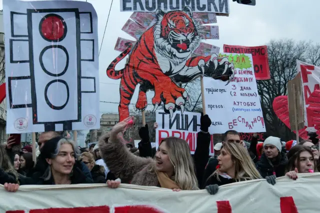 Studentski protest ispred Ustavnog suda u Beogradu: 'Bitno je da imaš ...