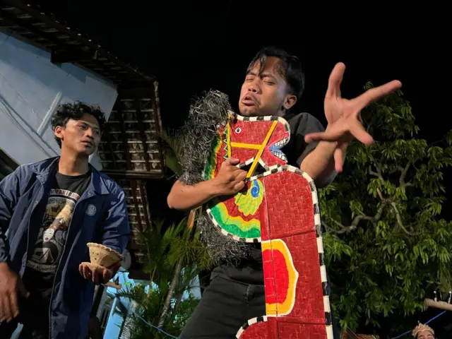 G30S: Seni tradisional Sandur yang distigma PKI, tapi dirindukan dan ...