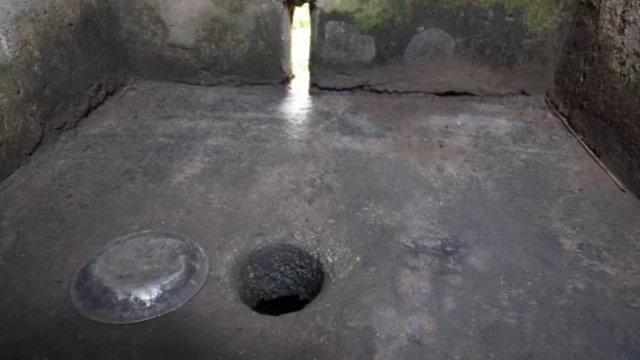 Man, son and neighbour die inside pit toilet tragedy for Kano state ...