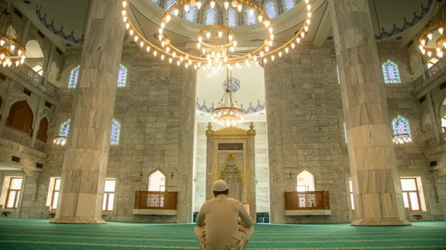 Damiin, warqad caafimaad iyo sharuudo kale oo Masjidkan Muqdisho ku ...