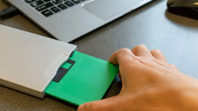 Jepang akhirnya berhenti menggunakan disket yang 'ketinggalan zaman ...