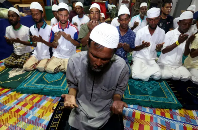 Aceh: Puluhan pengungsi Rohingya dikhawatirkan tewas di laut dalam ... Aceh: Puluhan pengungsi Rohingya dikhawatirkan tewas di laut dalam ...