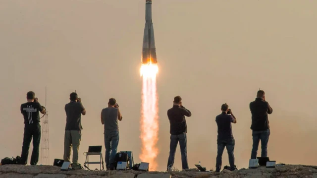 Apa dampak polusi peluncuran roket terhadap atmosfer Bumi? - BBC News ...