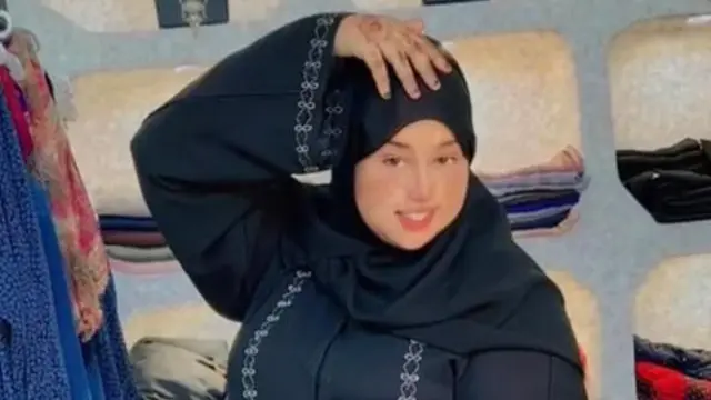 Tuuga aan dharka bedelan ee gacanta wada mariyay suuqyada Soomaalida ...