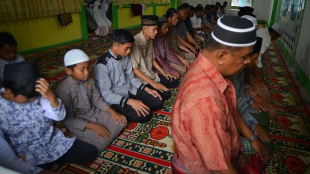 Sidang Isbat: Idulfitri jatuh 10 April, benarkah ada 'paksaan’ terhadap ...