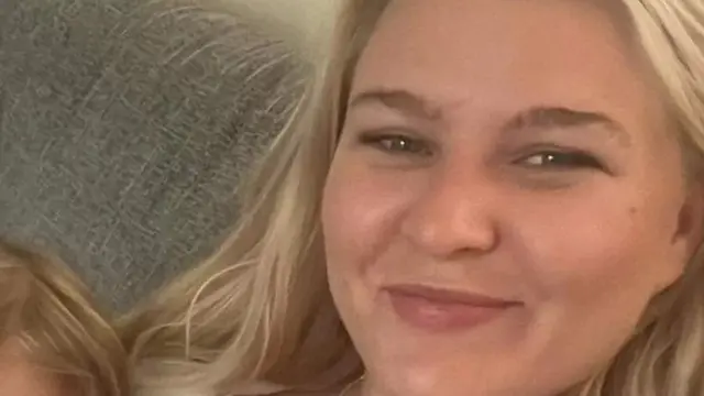 Wanawake wanaohisi aibu na maumivu kwasababu matiti yao ni makubwa - BBC News Swahili