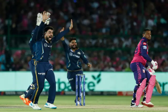 ஐபிஎல் டி20 கிரிக்கெட்: GT vs RR - ராஜஸ்தானை வீழ்த்திய ரஷித் கானின் பந்துவீச்சு - குஜராத் ...