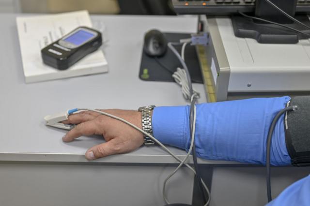 Khuraafaadka la xiriira ku deeqista dhiigga - BBC News Somali