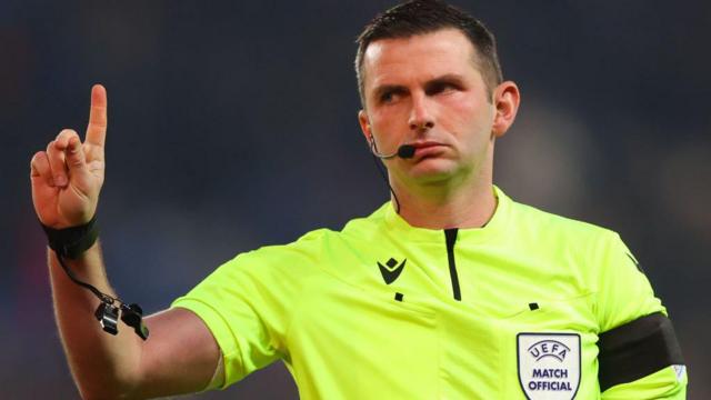 Michael Oliver ne zai busa wasan Braga da Real Madrid - BBC News Hausa