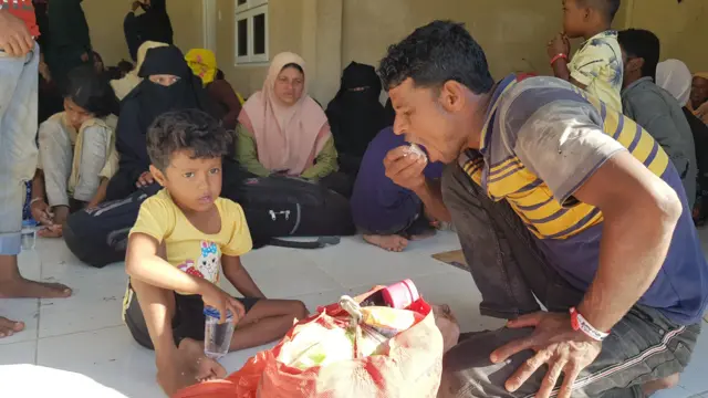 Indonesia tidak bisa jadi satu-satunya negara yang selamatkan kapal Rohingya – aktivis - BBC ...