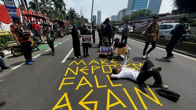 Demo hari ini: Mengapa Garuda Pancasila digunakan dalam 'peringatan darurat Indonesia' dan ...