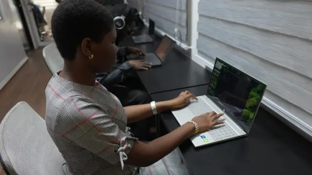 Blind coders: 'How I begin coding despite say I dey visually impaired ...