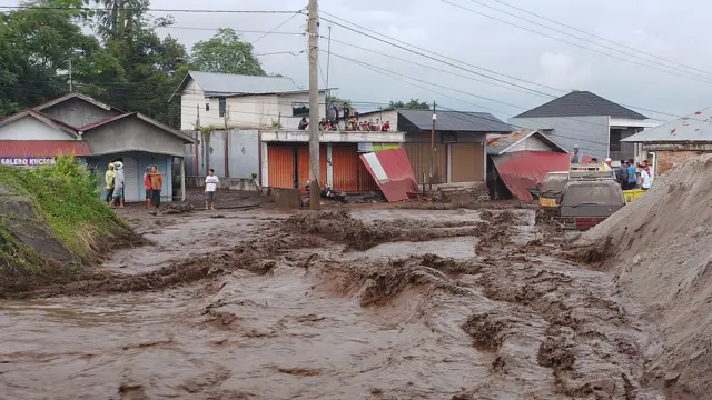 Banjir lahar dingin melanda Sumbar usai erupsi Gunung Marapi - 'Tak bisa dihindari' - BBC News ...