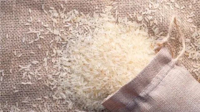 আলু, পেঁয়াজ, চালে বাংলাদেশ ভারতের ওপর কতটা নির্ভরশীল? - BBC News বাংলা