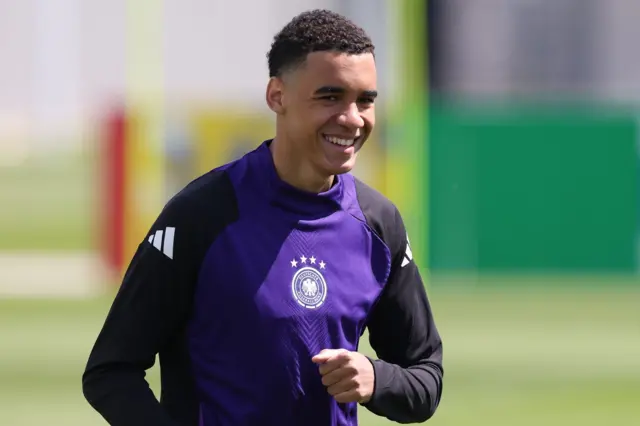 Euro 2024: Wachezaji wenye asili ya Afrika wanaong'aa - BBC News Swahili