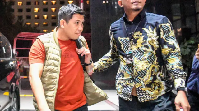 KPK tetapkan Gubernur Riau Abdul Wahid tersangka kasus pemerasan - BBC News Indonesia