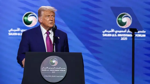 من السعودية: الرئيس الأمريكي دونالد ترامب يرفع العقوبات عن سوريا - BBC News عربي