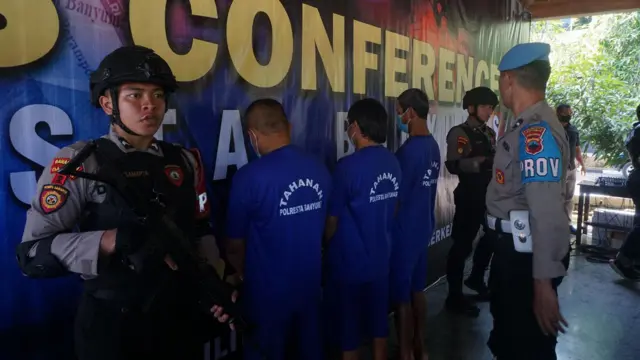 Jawa Tengah: Delapan pekerja terjebak di lubang tambang Banyumas, polisi tetapkan empat ...