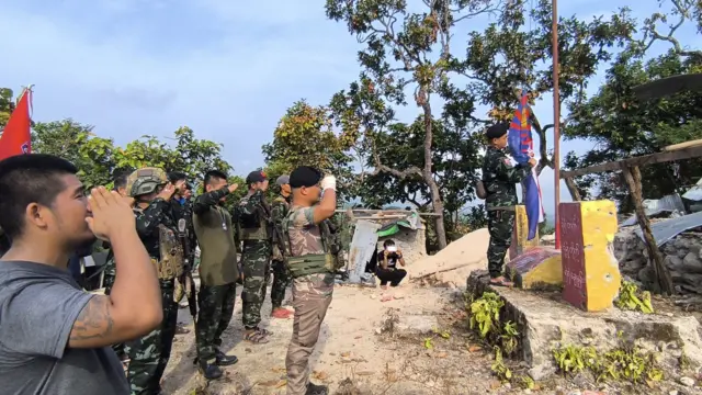 ရိက္ခာဖြတ်ဗျူဟာနဲ့ KNU/PDF သိမ်းခဲ့တဲ့ လေးကေ့ကော်အမြောက်ကုန်း - BBC News မြန်မာ