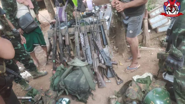 စစ်တပ်လက်အောက်ကခွဲထွက်တဲ့ကရင် BGF ရဲ့ KNA အသွင်ပြောင်းရပ်တည်မှု ကျားဖြန့်နှိမ်နင်းမှုနဲ့ဆက်စပ ...