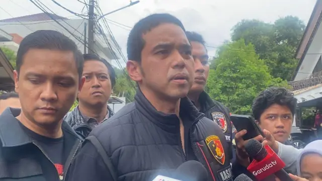 Fakta-fakta anak bunuh ayah dan neneknya di Jaksel – Bagaimana kronologi dan apa motifnya? - BBC ...