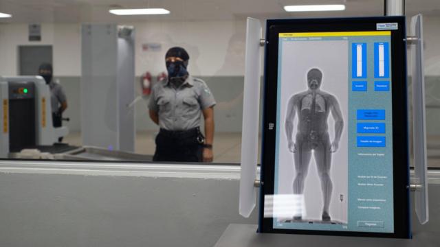 Memasuki penjara raksasa yang penuh rahasia di El Salvador, simbol ...