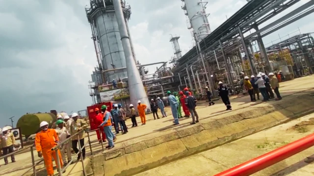 Port Harcourt refinery begin operations: Price of fuel go reduce as NNPC refinery start work ...