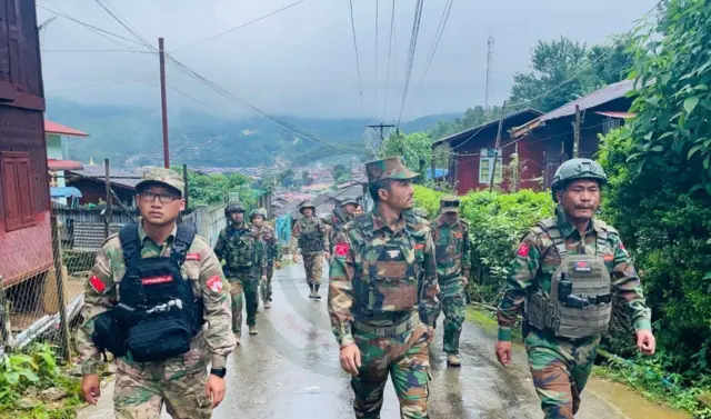 TNLA နဲ့ စစ်တပ်အပစ်ရပ်မှု - AA အပါအဝင် မဟာမိတ်တပ်တွေရဲ့စစ်ရေး - BBC News မြန်မာ